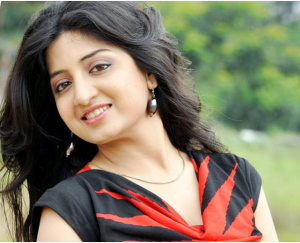 Poonam Kaur Biography - Age, Height, Weight, Movies, DOB, Marriage ...
