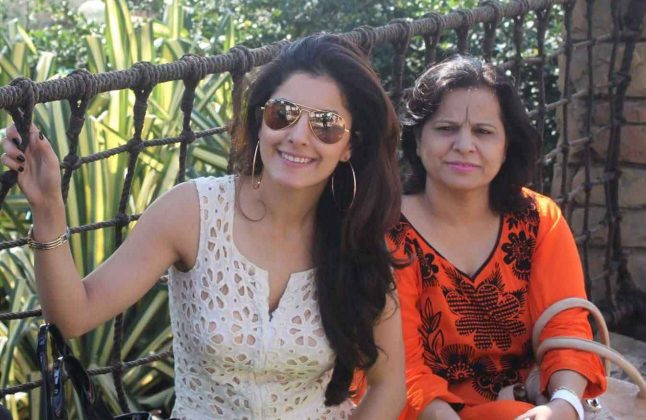 Isha Talwar Biography – Wiki, Age, Height, Family, Movies, Affairs, DOB ...